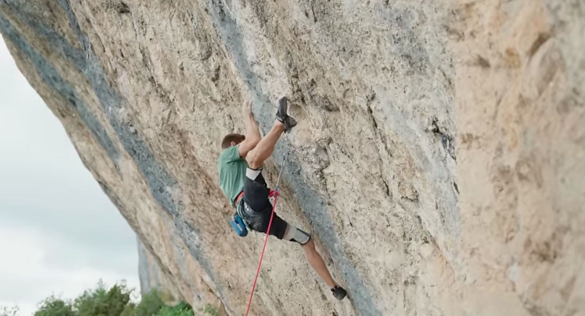 Zo ziet het klimmen van een van de moeilijkste routes ter wereld eruit ...