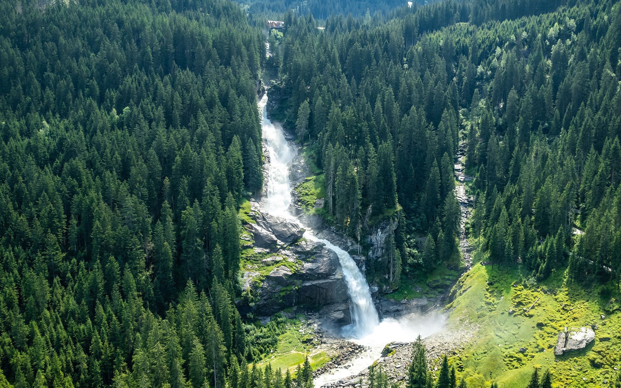Complex rond Oostenrijks hoogste waterval volledig vernieuwd - Bergsport.nl